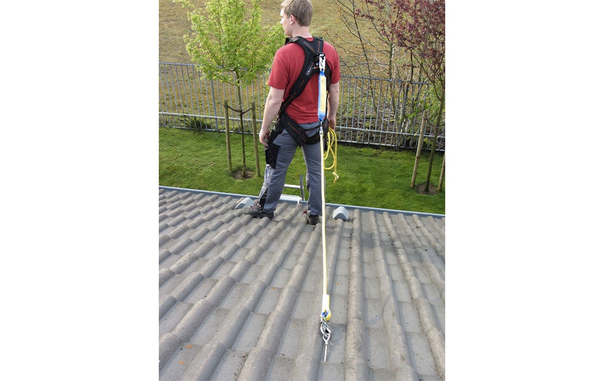 Punto de anclaje de techo Pentu - Equipo de seguridad | MiKitSolar.es